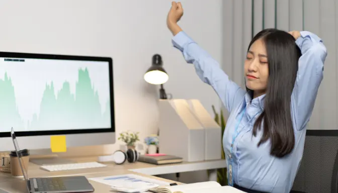 Penyebab dan Solusi dari Ngantuk Setelah Makan Siang di Kantor - KerjaBos Penyebab dan Solusi dari Ngantuk Setelah Makan Siang di Kantor - KerjaBos